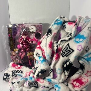 monster high | Accessories | Monster High White And Pink Skull Robe ...